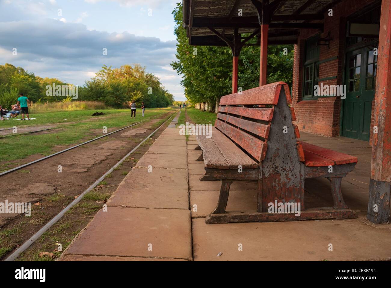 Bench seat old station hi-res stock photography and images - Alamy
