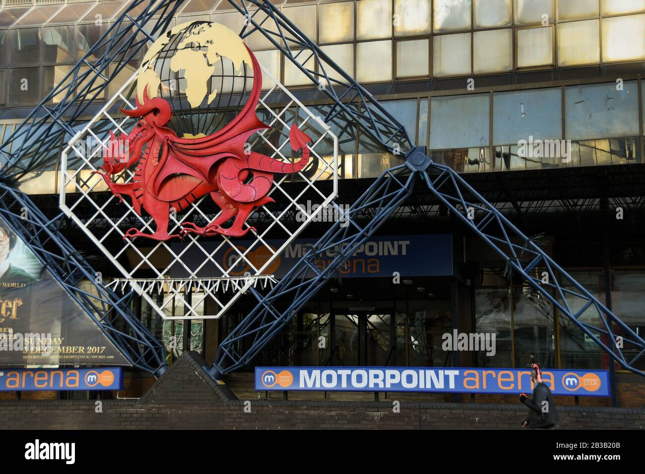 Cardiff dragon hi-res stock photography and images - Alamy