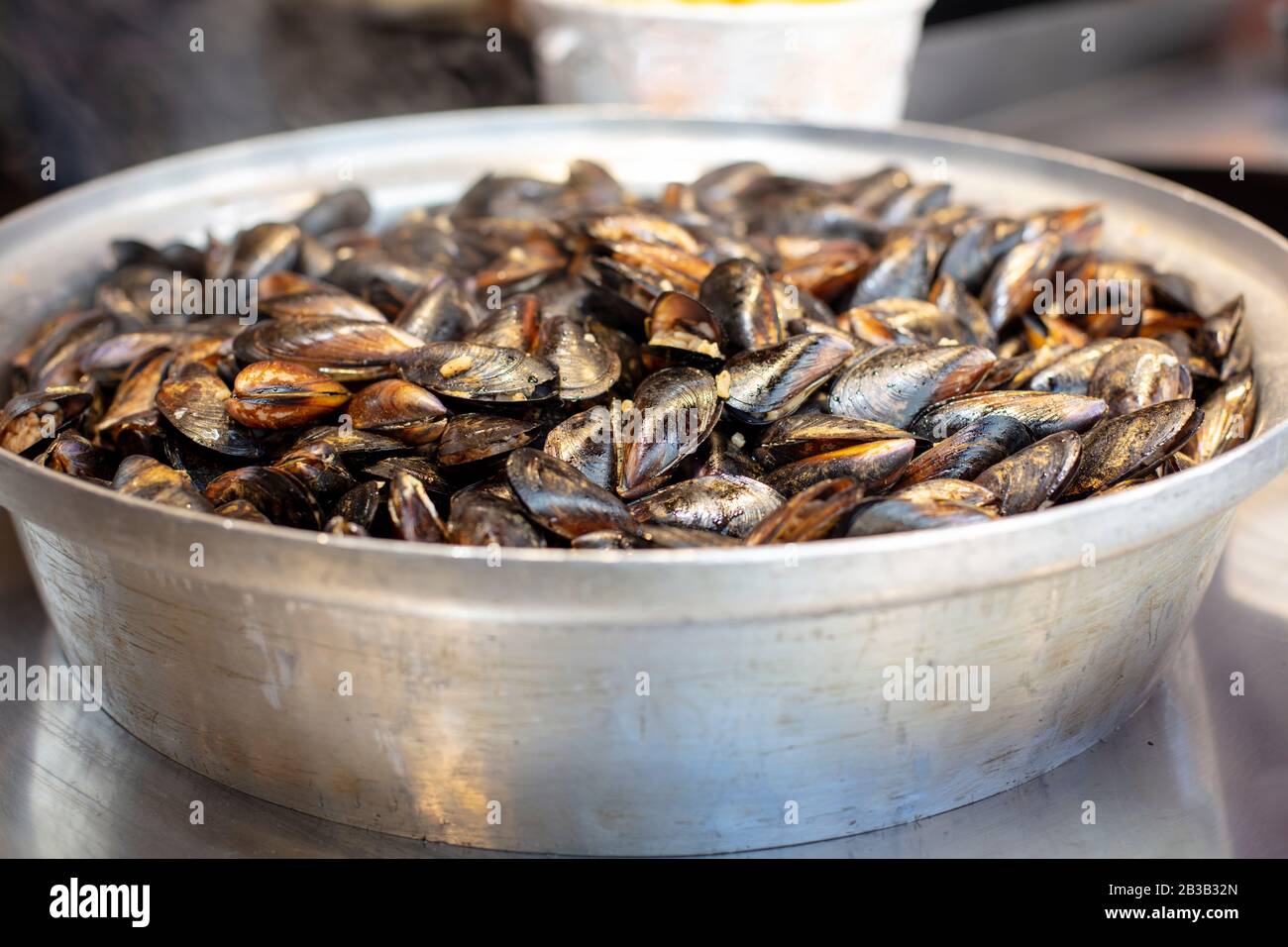 Midye dolma istanbul turkey hi-res stock photography and images - Alamy