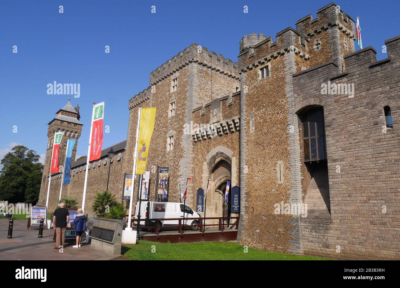 Entrance cardiff castle hi-res stock photography and images - Alamy