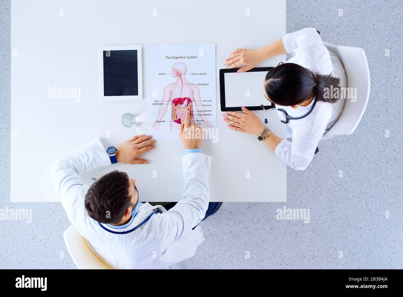Meeting medical staff table hi-res stock photography and images - Alamy