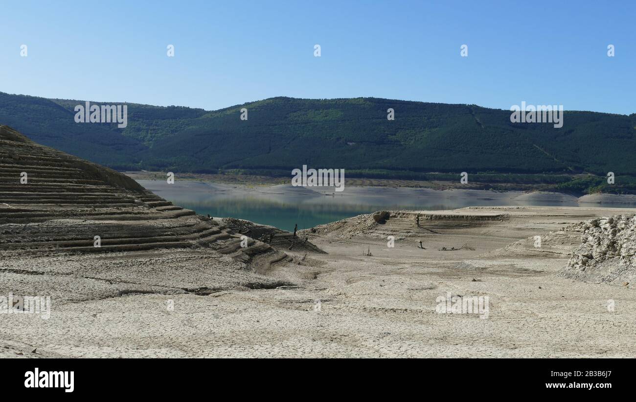Low water level of the Yesa reservoir in Navarre - October, 2019 Stock ...