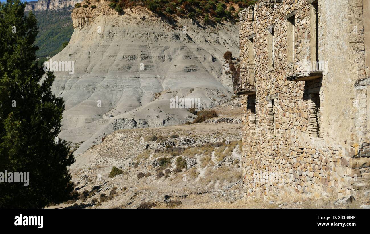Ruins of an uninhabited village of Yesa in Navarre Stock Photo - Alamy