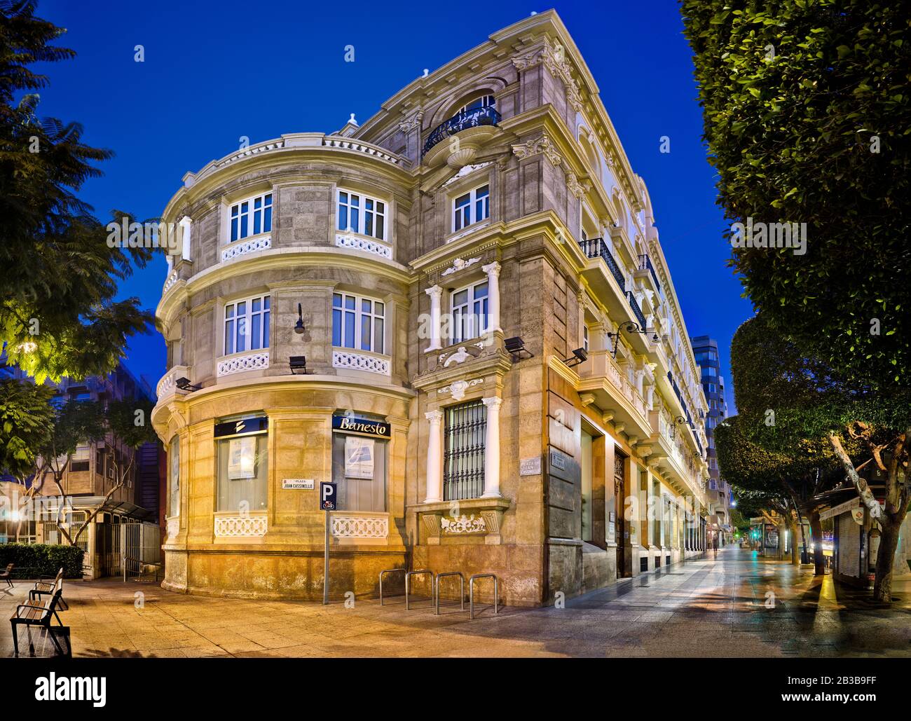 Edificio Banesto, Plaza Juan Casinello, Almeria, Andalucia, Spain Stock Photo - Alamy