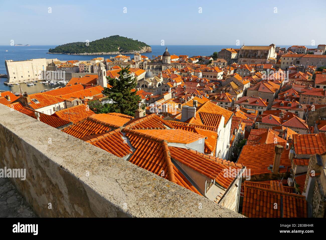 The medieval city walls, Dubrovnik, Croatia Stock Photo - Alamy