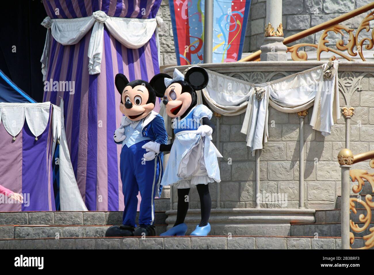 Disney World Characters High Resolution Stock Photography and Images ...