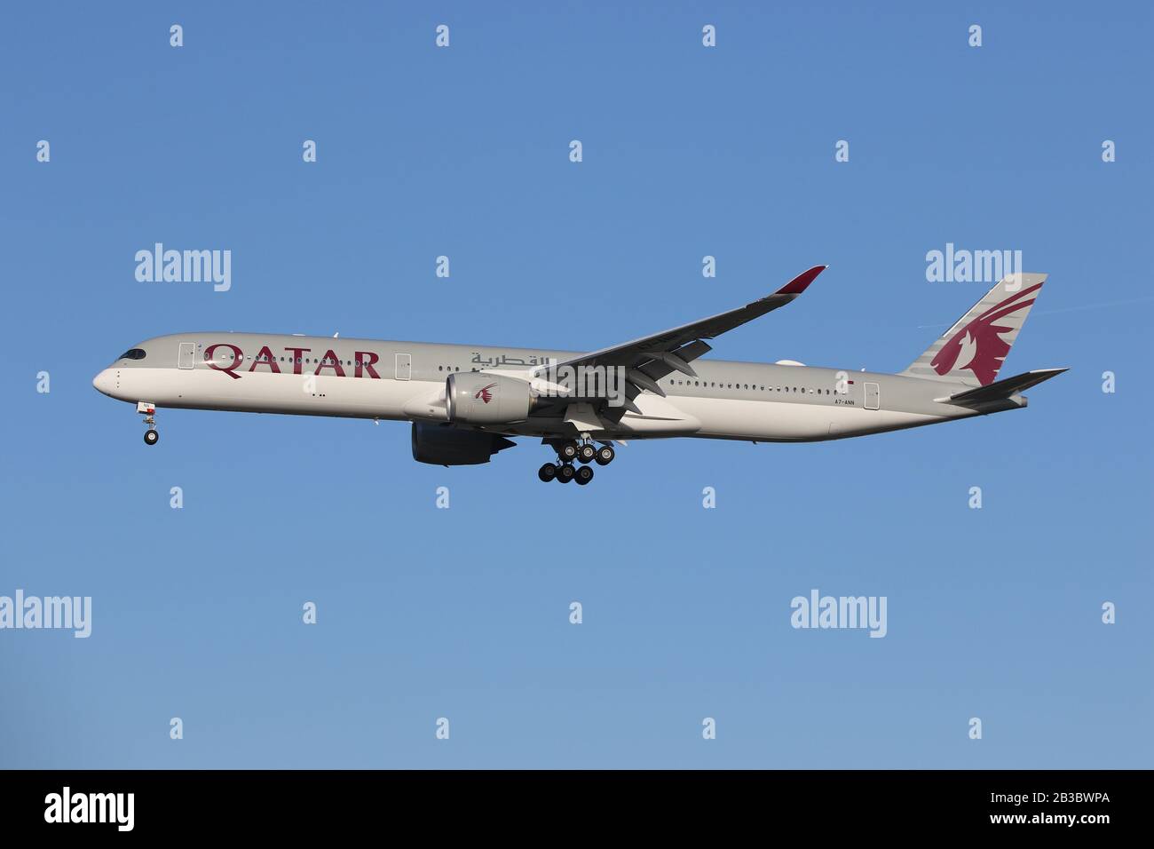 Qatar airways aircraft lands hi-res stock photography and images - Alamy