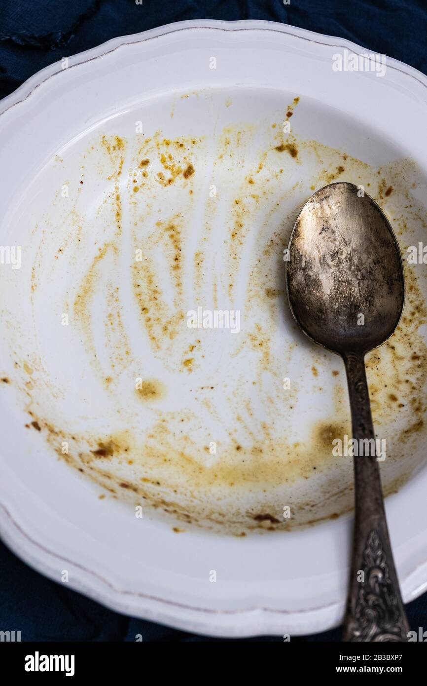 Greasy dishes sink hi-res stock photography and images - Alamy