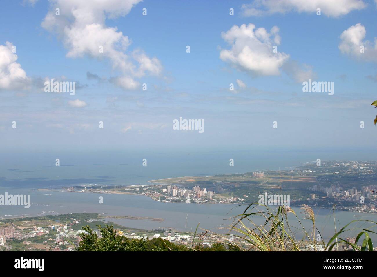 High angel view of the beautiful cityscape of Taipei, Taiwan Stock ...