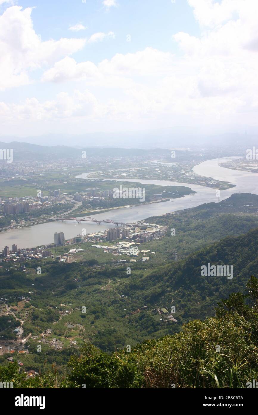 High angel view of the beautiful cityscape of Taipei, Taiwan Stock ...