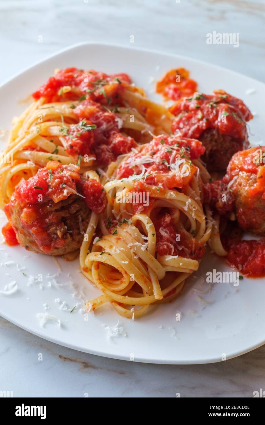 Italian linguine spaghetti and meatballs with red tomato sauce Stock ...