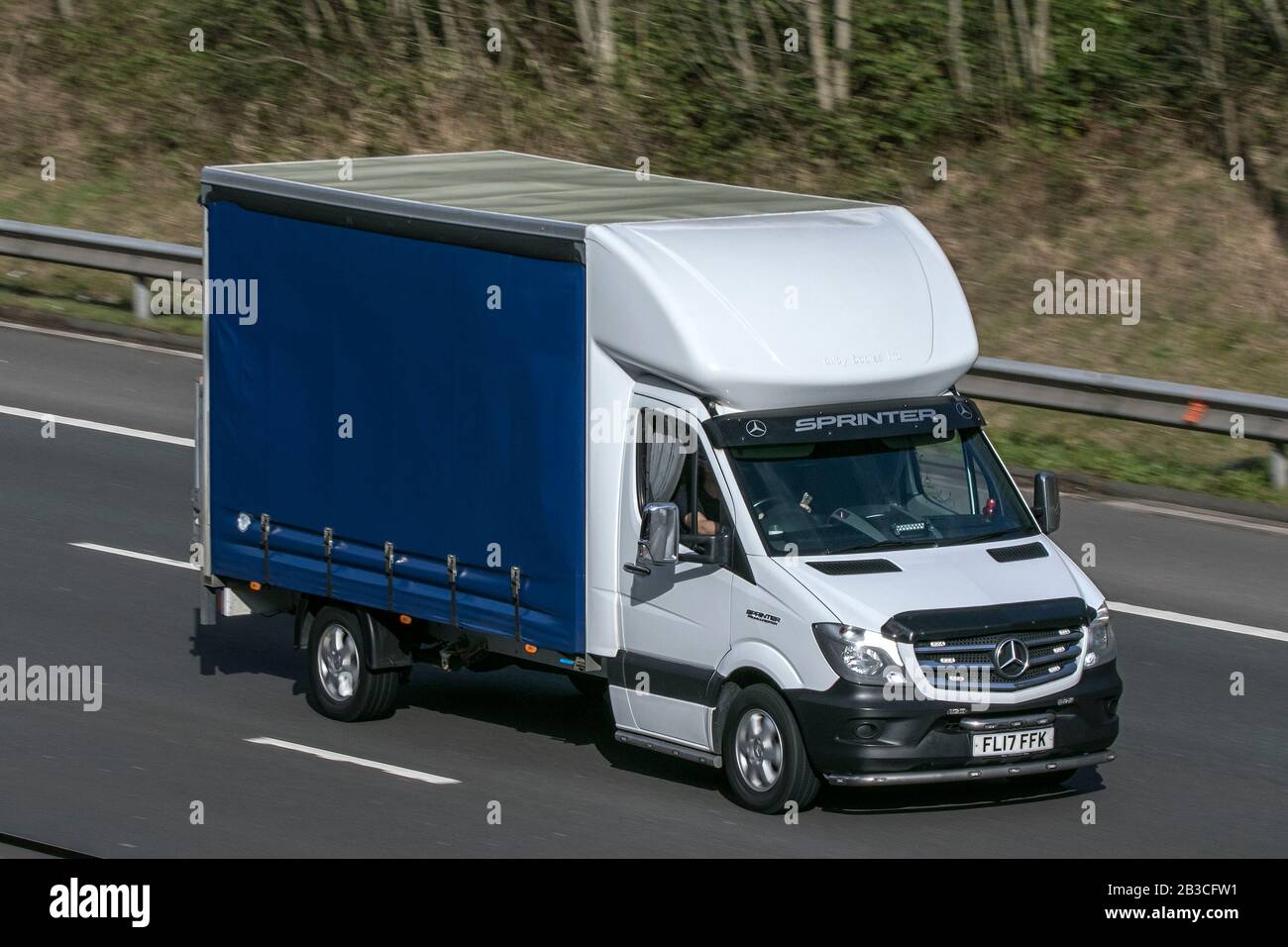 Lcv white panel van hi-res stock photography and images - Alamy