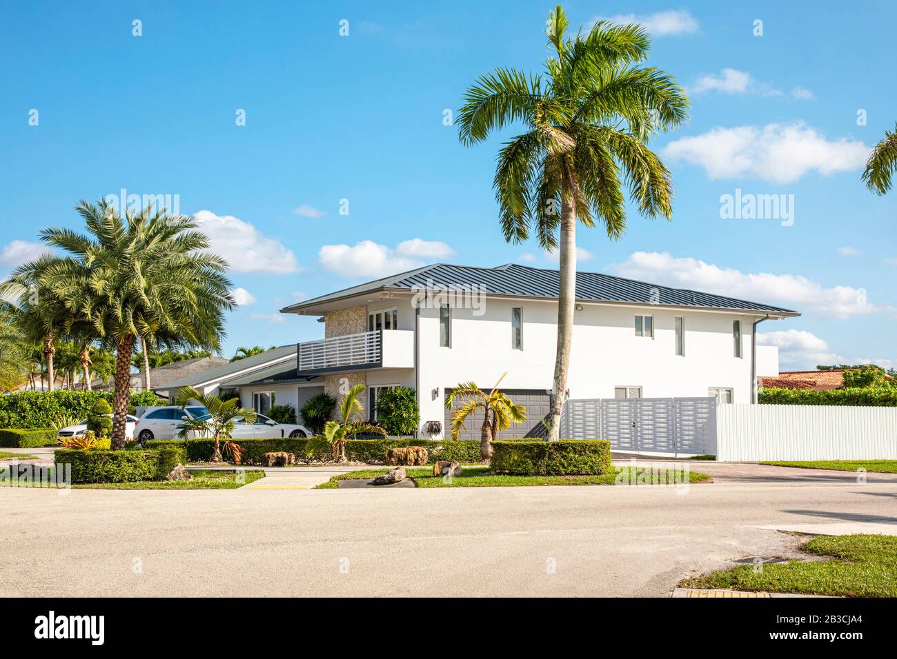 Beautiful Modern Residential Houses Homes in Florida Stock Photo - Alamy