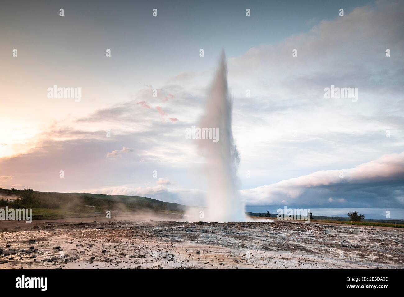 Geyser Strokkur, geothermal area Haukadalur, Golden Circle, Southern ...