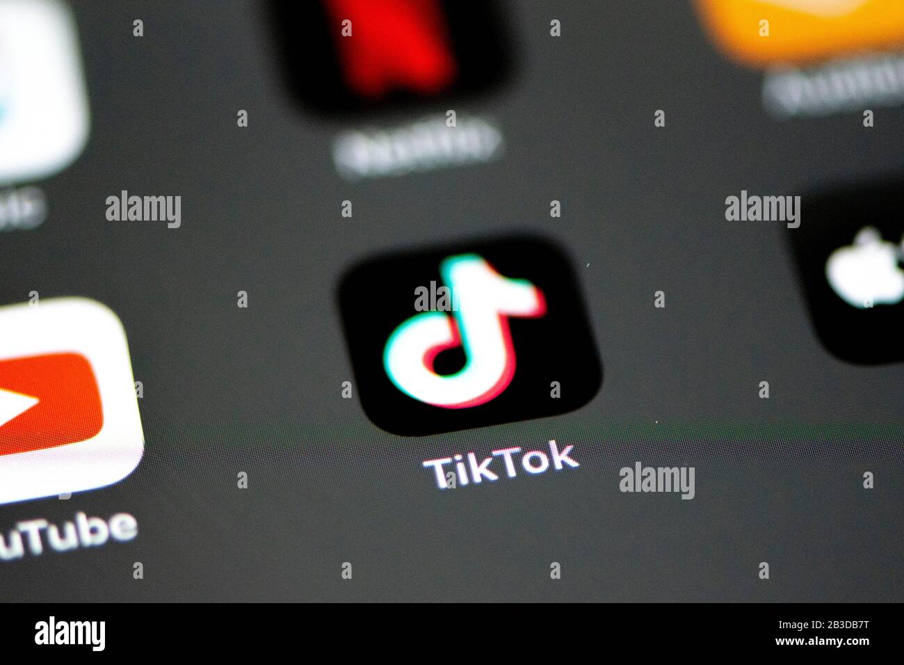 TikTok, social network, app icon, display, iPhone, iOS, smartphone ...