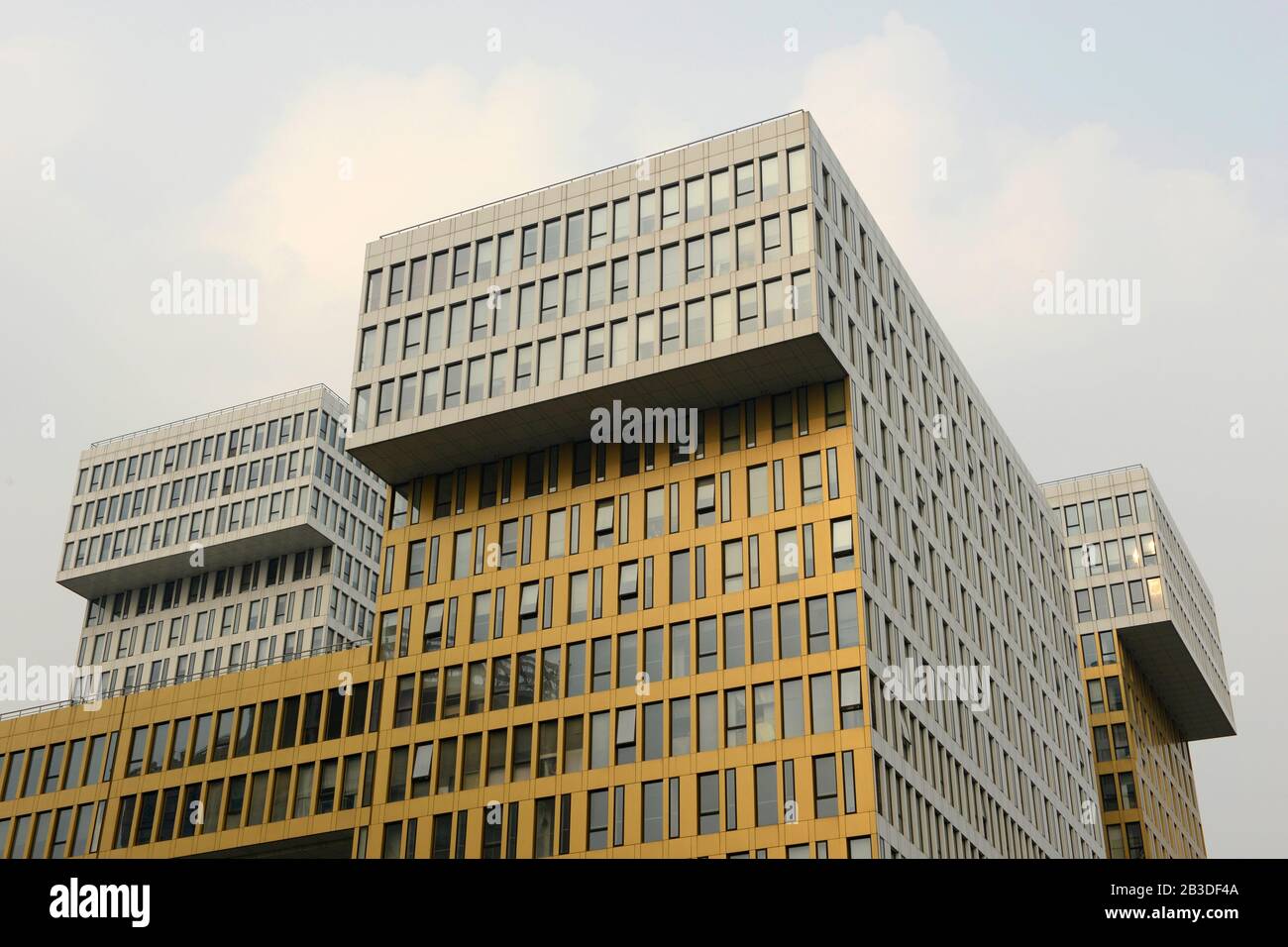 Blocky architecture hi-res stock photography and images - Alamy