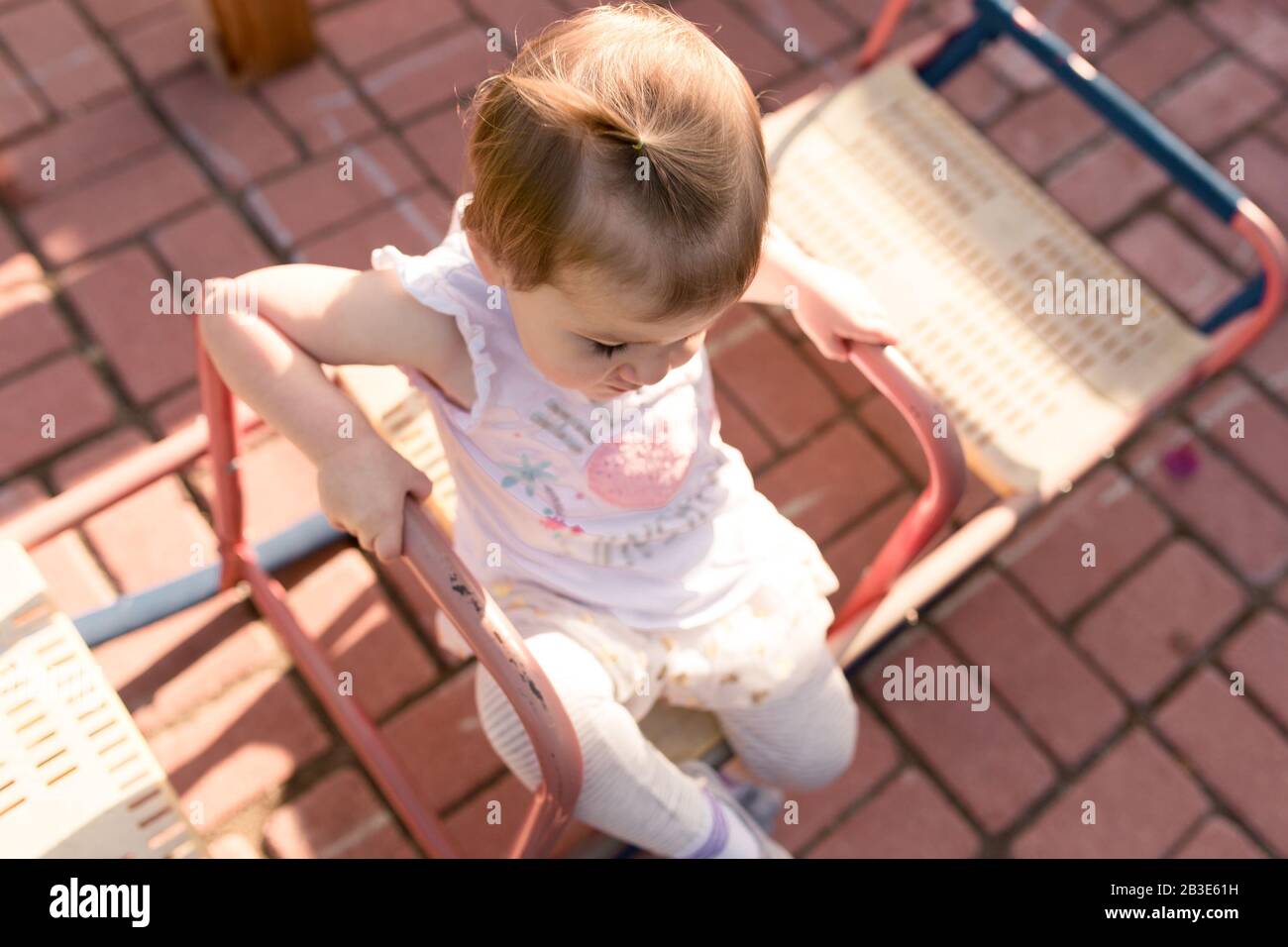Toddler exploring summer hi-res stock photography and images - Alamy