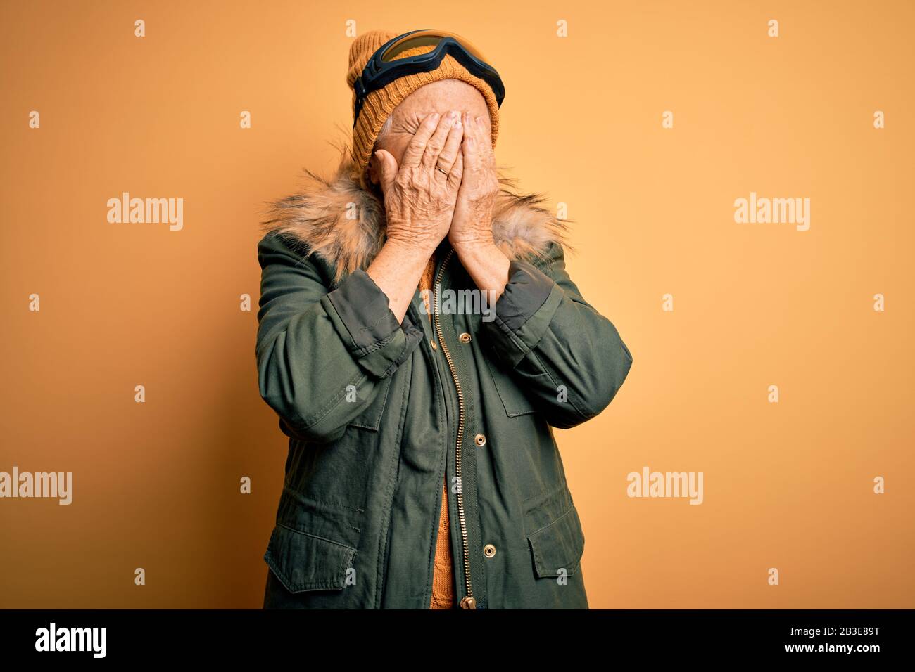 Sad skier hi-res stock photography and images - Alamy