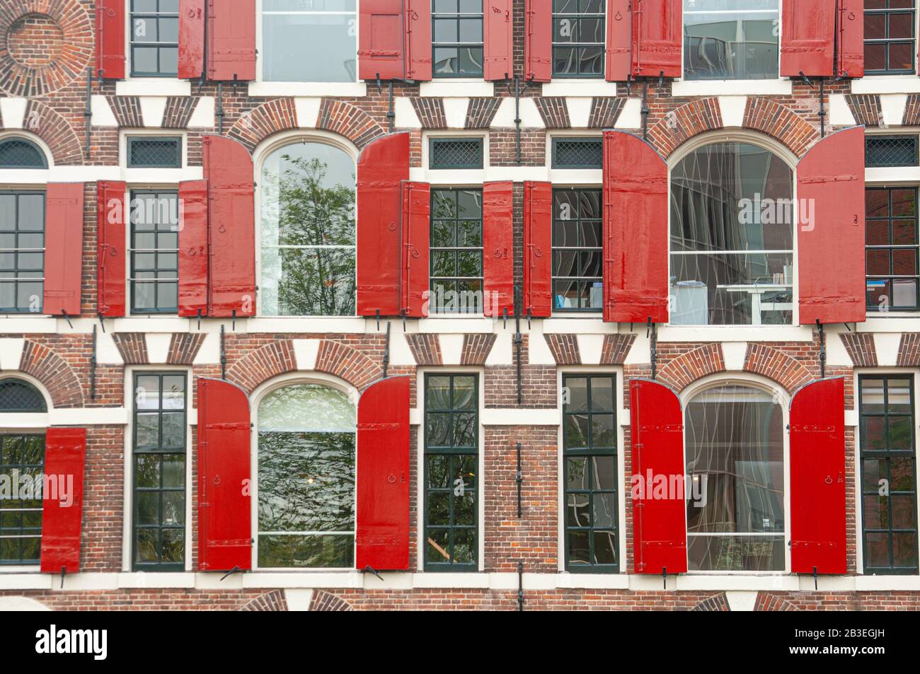Dutch house red brick hi-res stock photography and images - Alamy