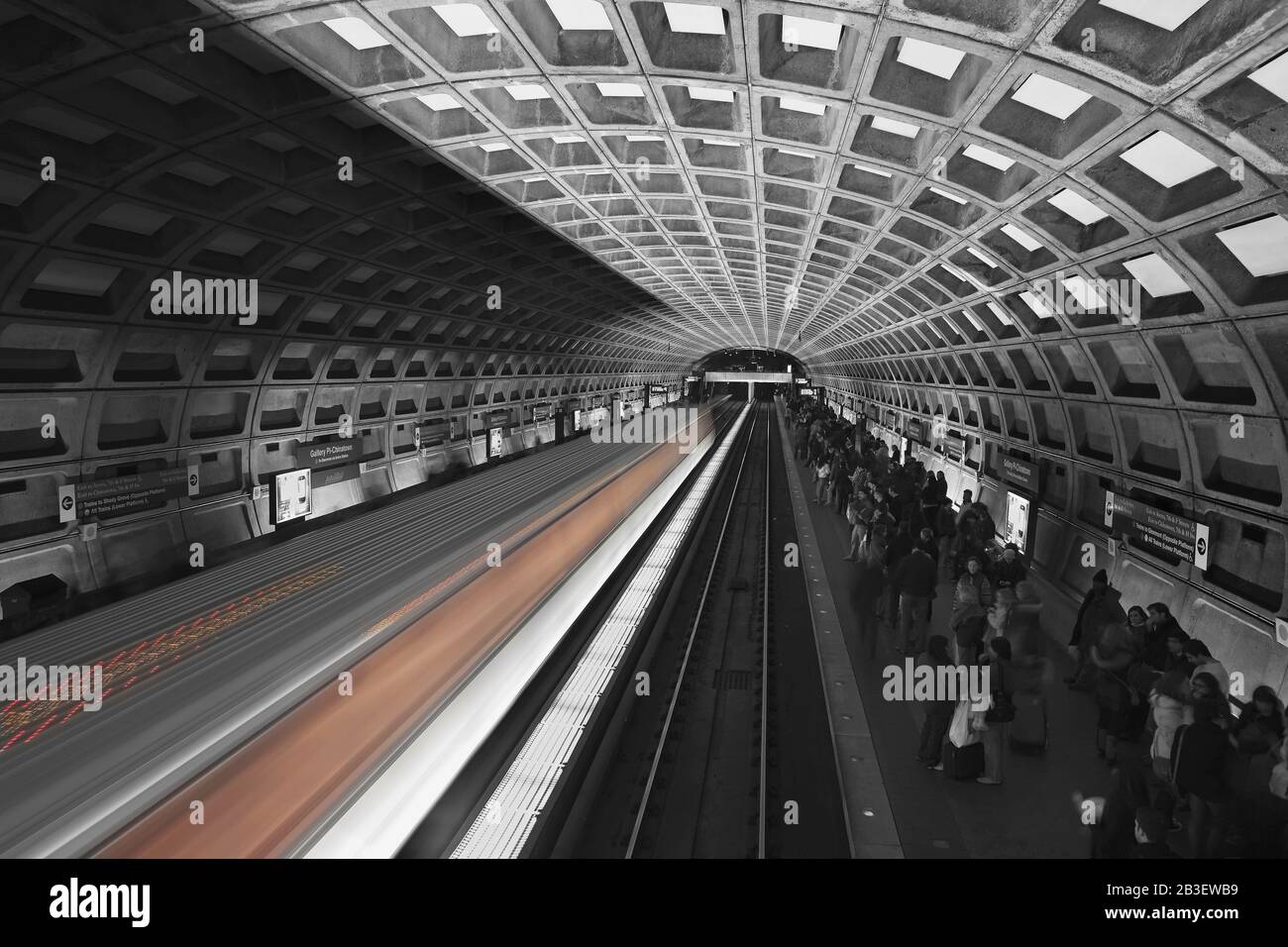 Washington dc gallery place metro hi-res stock photography and images ...