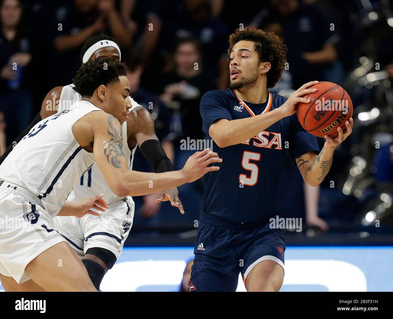 Utsa roadrunners mens basketball hi-res stock photography and images ...