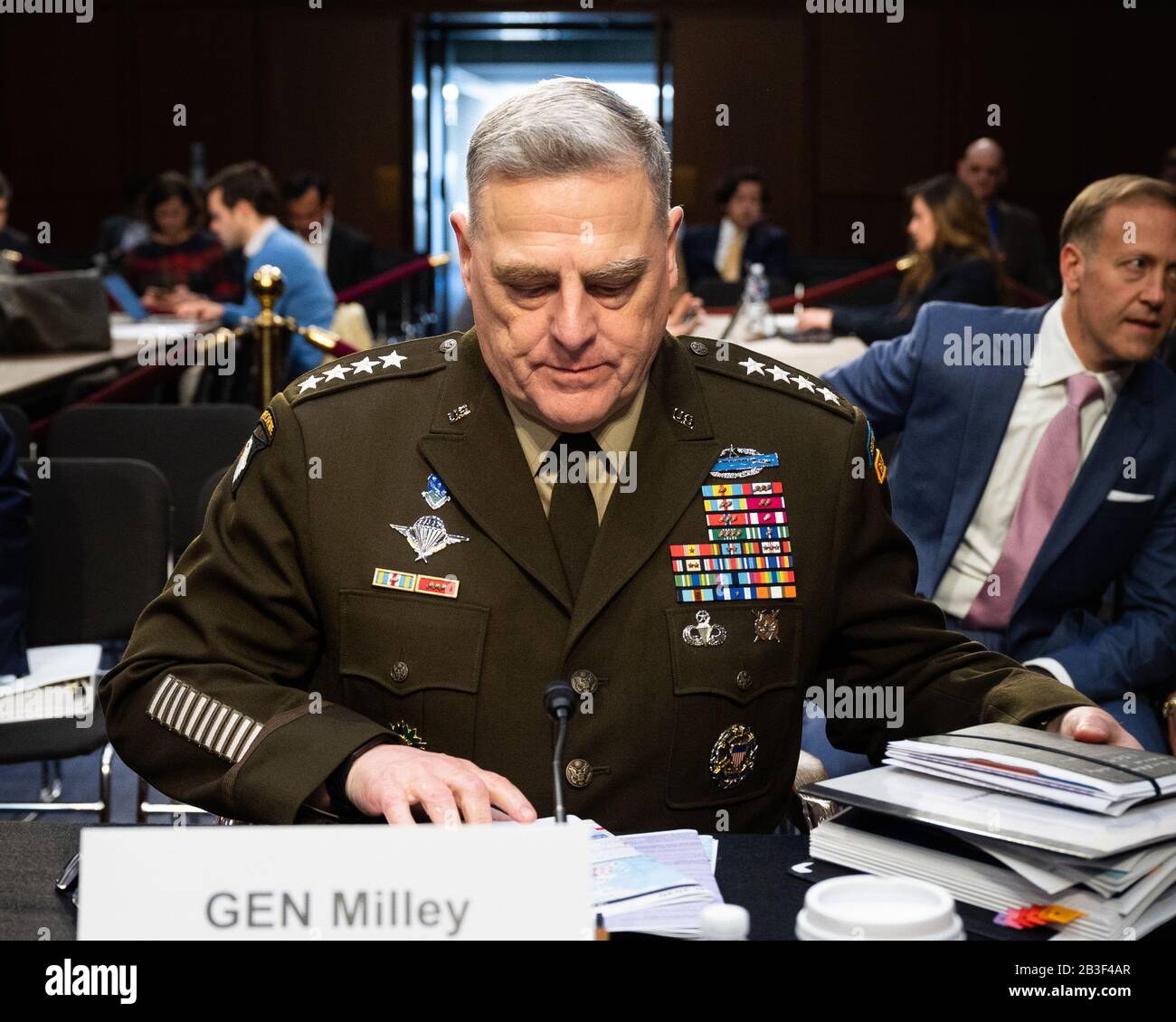 Joint chiefs chairman mark milley hi-res stock photography and images ...