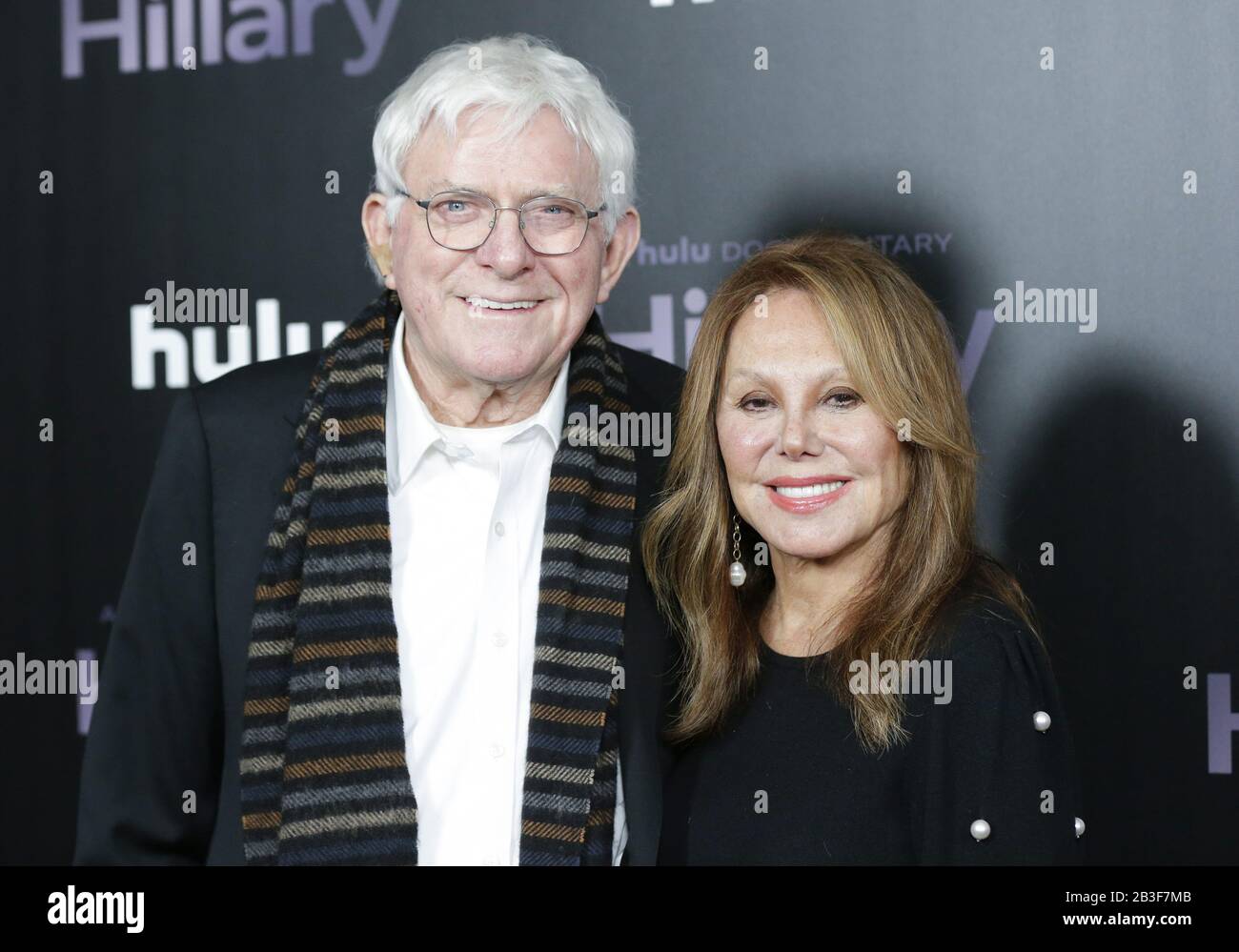 Marlo thomas and phil donahue 2020 hi-res stock photography and images ...