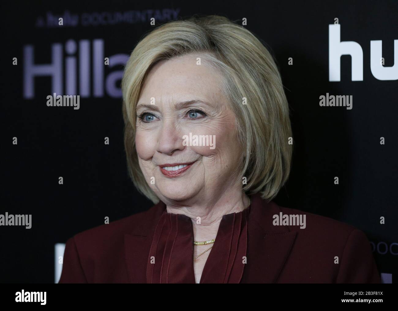 Hillary clinton red carpet hi-res stock photography and images - Alamy