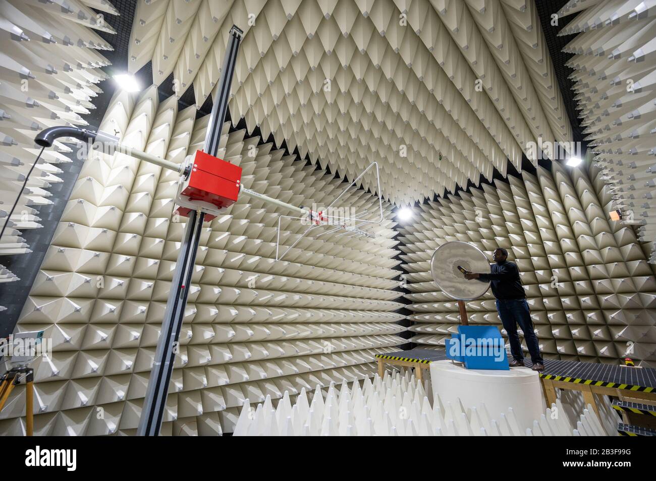 Regensburg, Germany. 27th Feb, 2020. In a measuring room (absorber hall ...