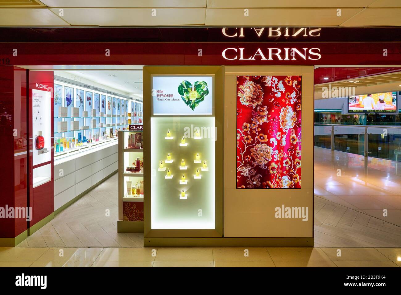 Clarins shop hi-res stock photography and images - Alamy