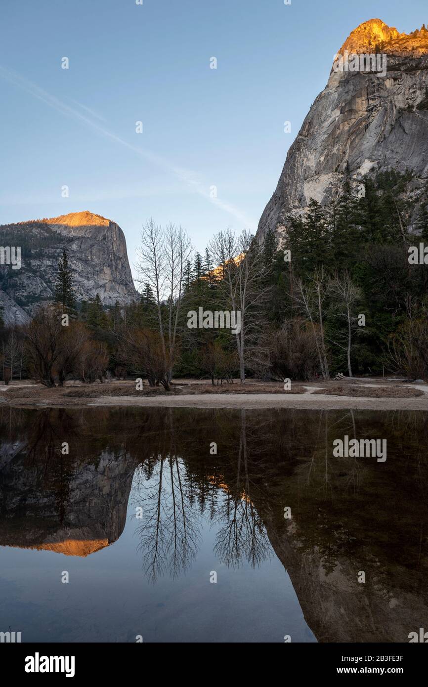 Mirror lake yosemite national park hi-res stock photography and images ...