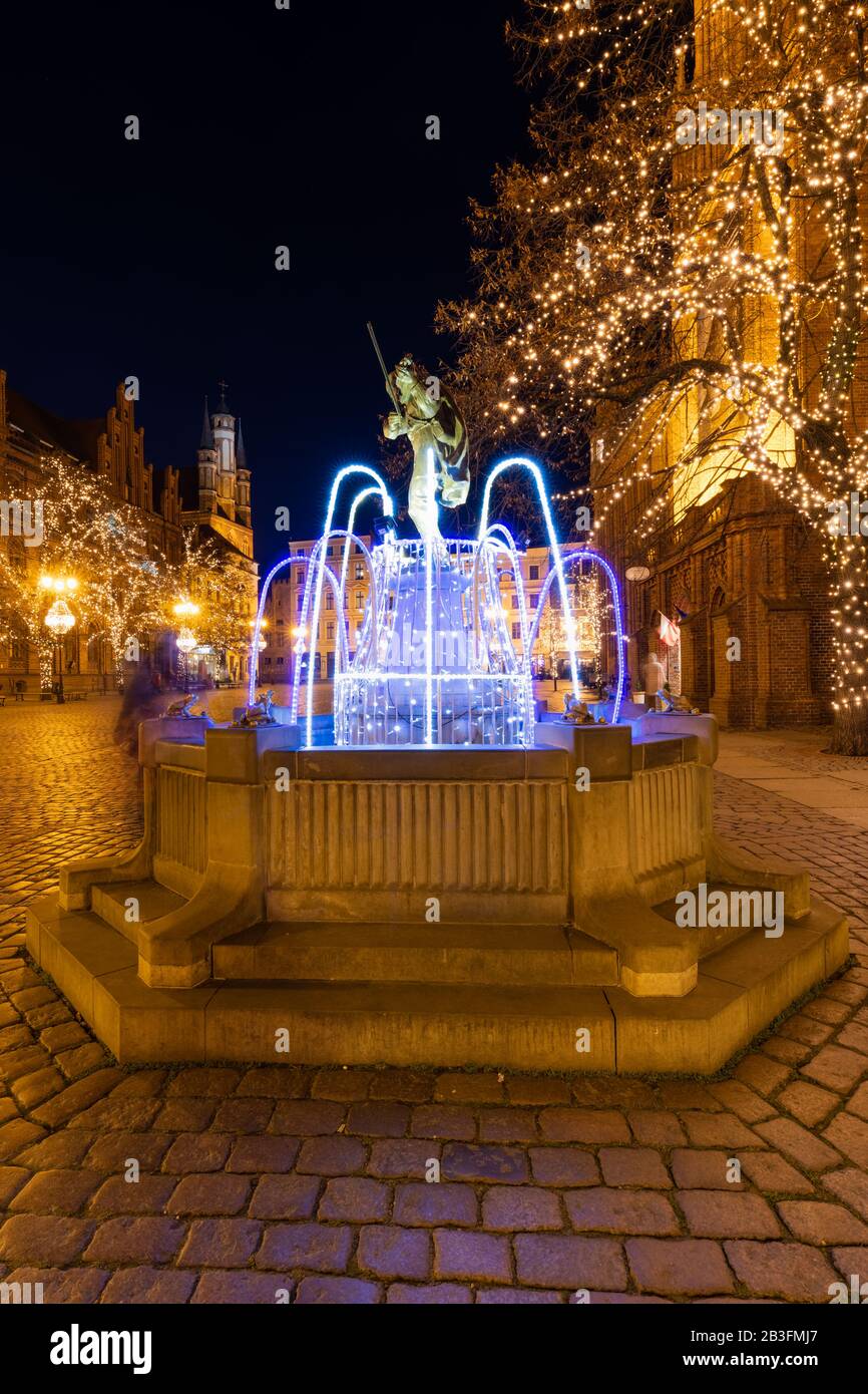 Nicholas copernicus torun poland hi-res stock photography and images ...
