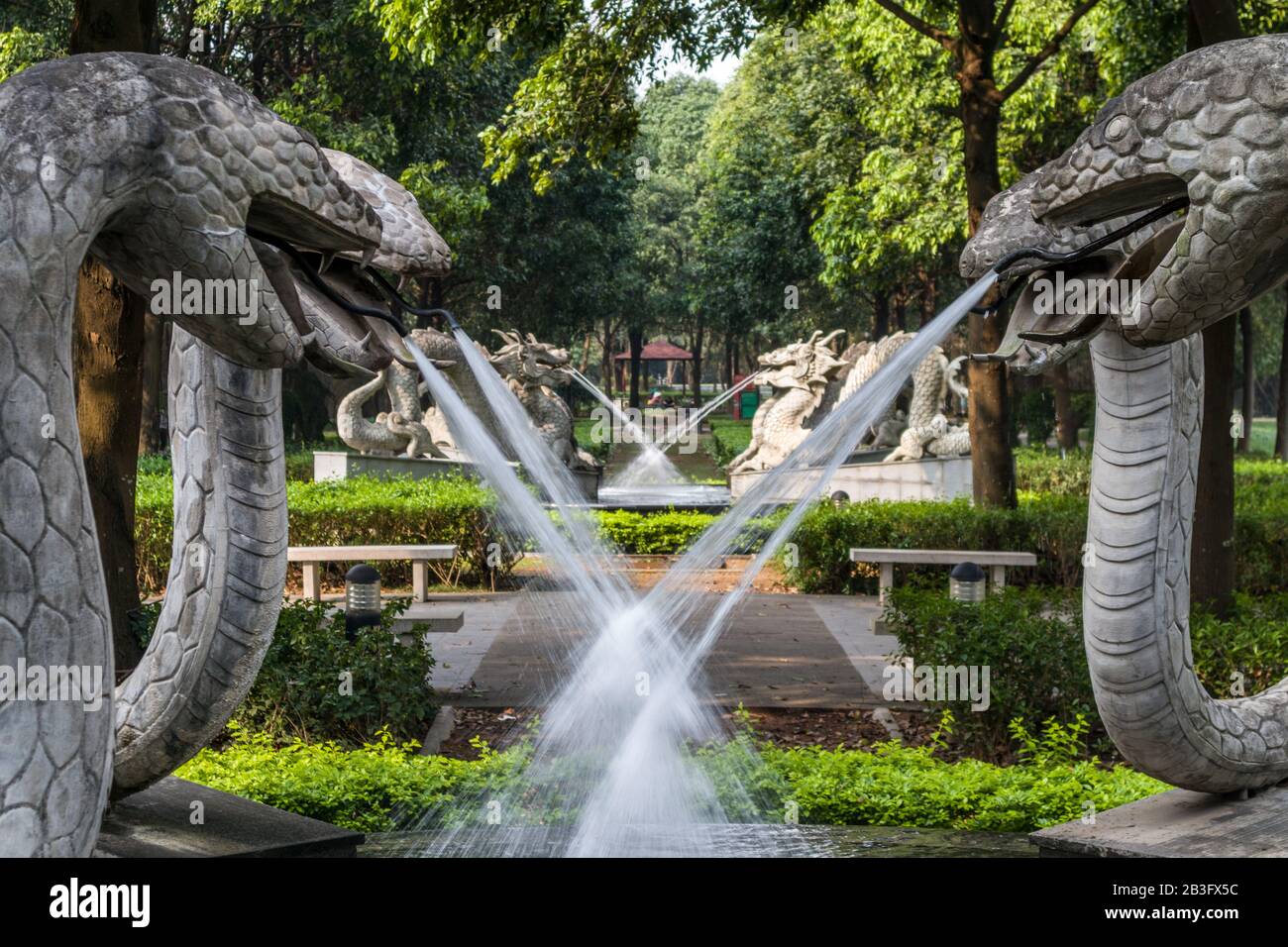 Fountain snake sculpture hi-res stock photography and images - Alamy