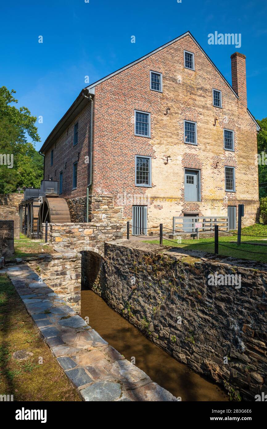 Restored grist mill hi-res stock photography and images - Alamy