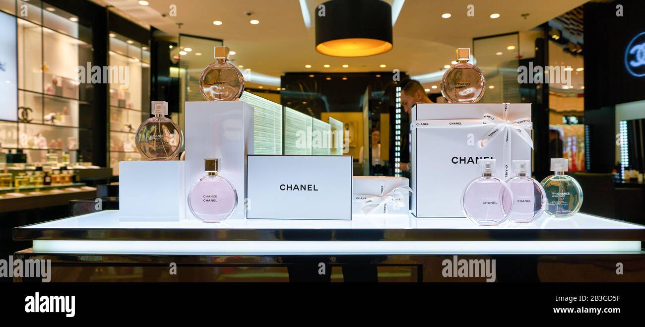 Chanel perfume hong kong hi-res stock photography and images - Alamy