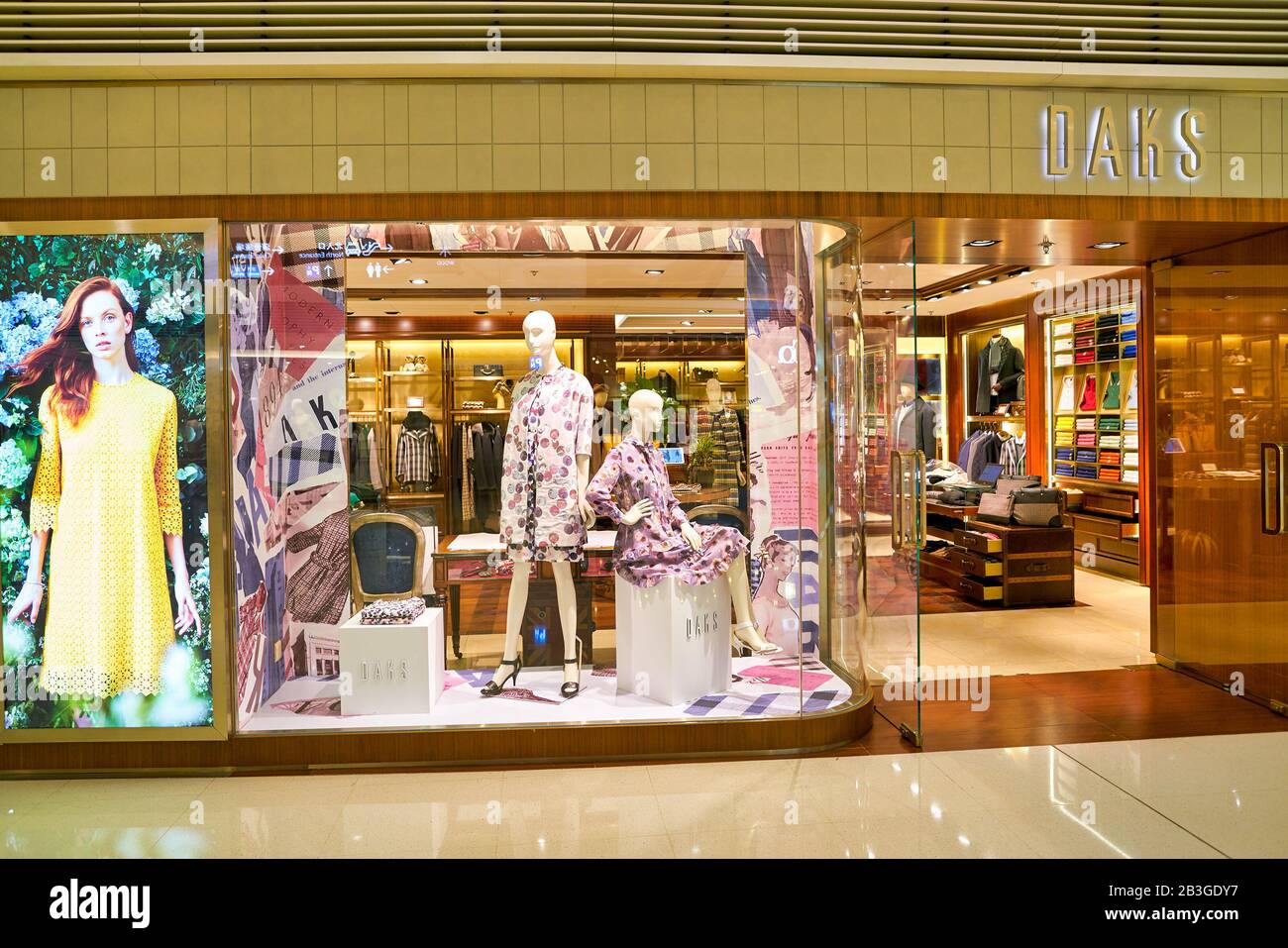 Daks store hi-res stock photography and images - Alamy