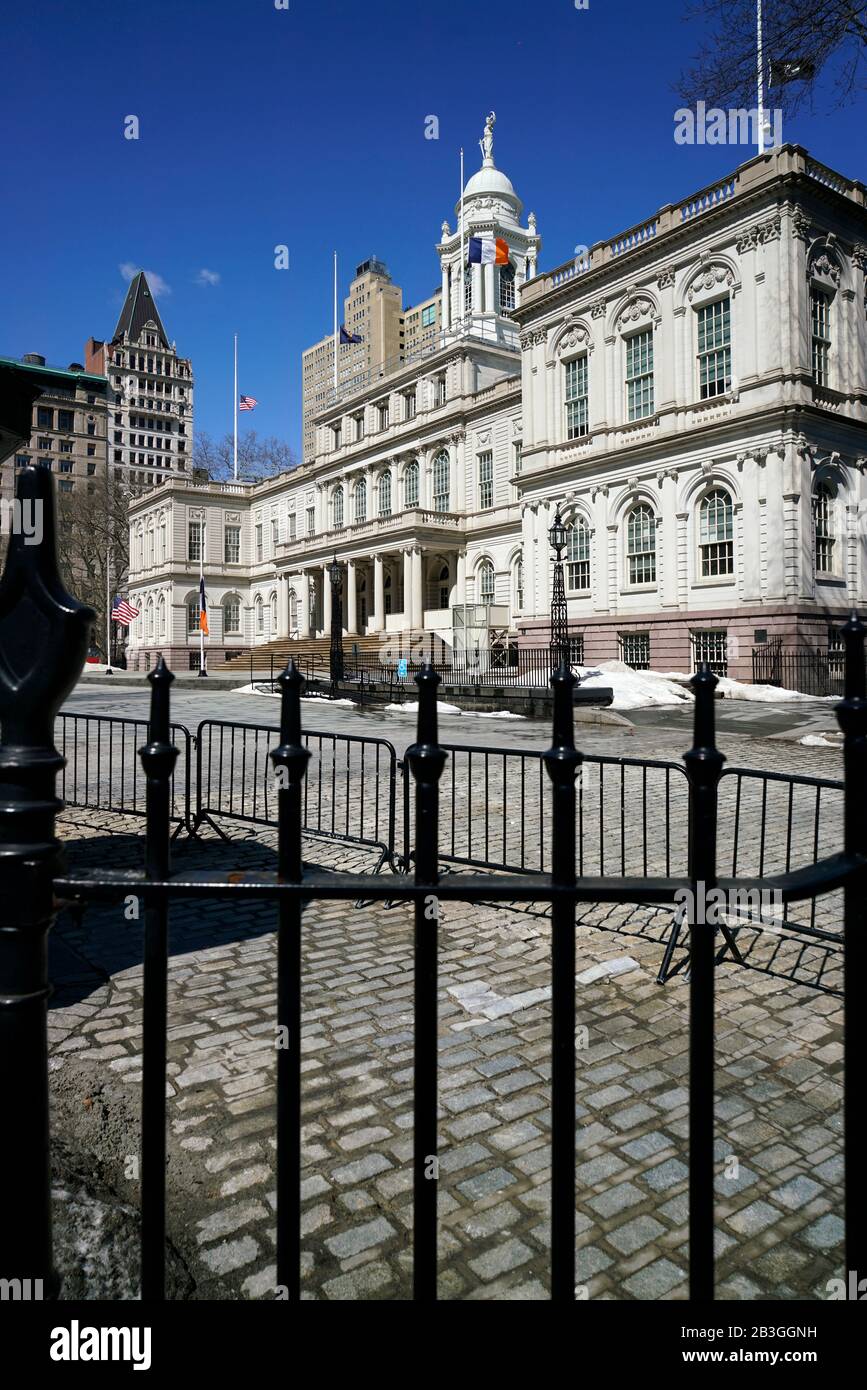 New york city city hall hi-res stock photography and images - Alamy