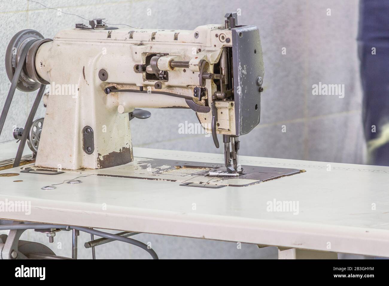 Repair and painting center of vehicles, work area for cars, mechanical ...