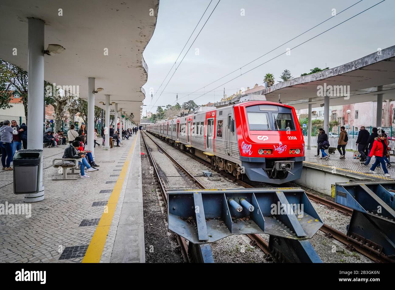 sintra train station platform passengers railway Stock Photo - Alamy
