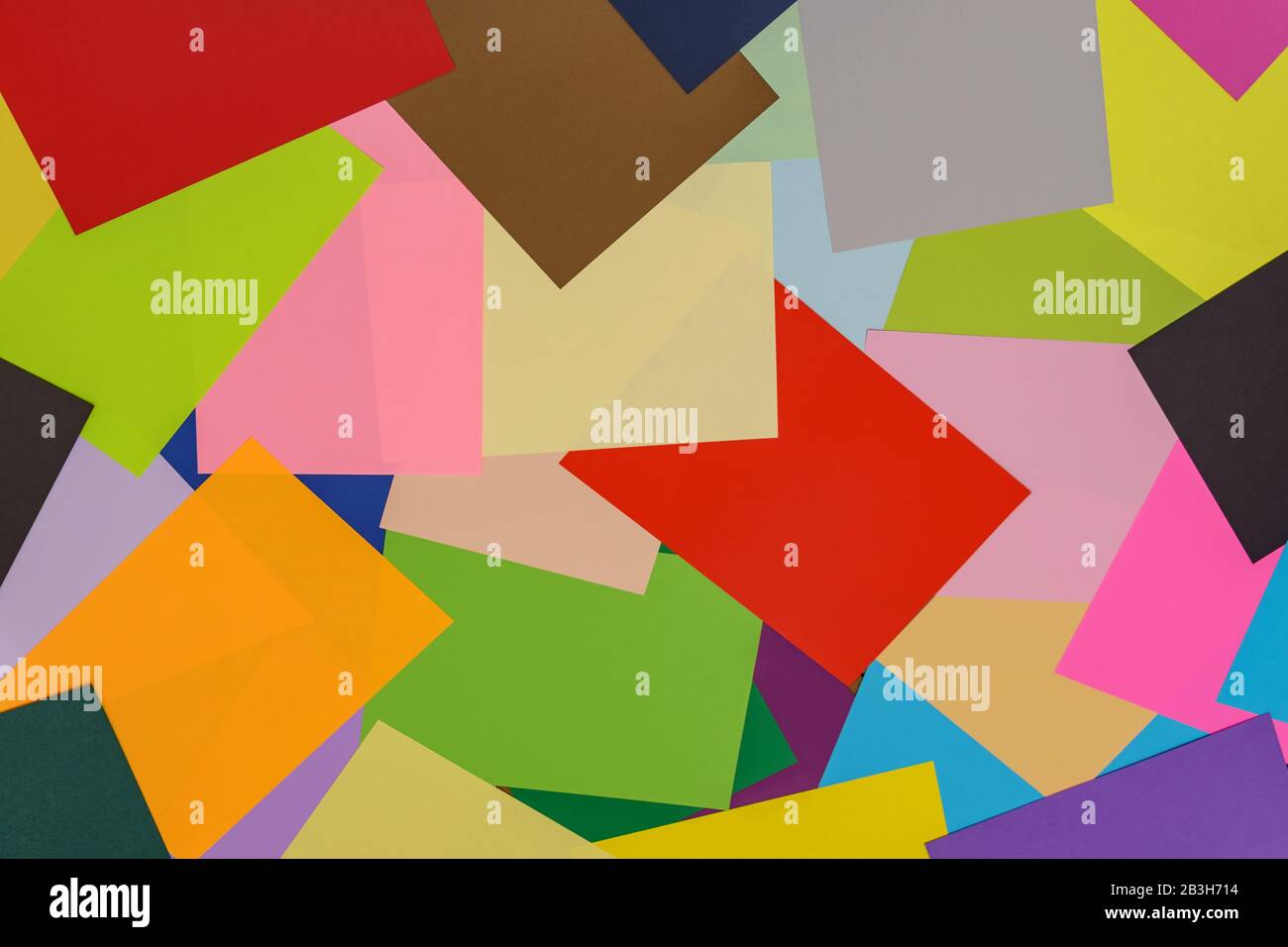 Scattered paper hi-res stock photography and images - Alamy