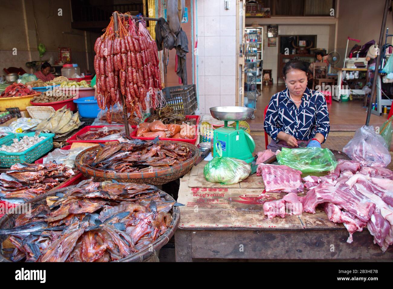 Meat on market hi-res stock photography and images - Alamy