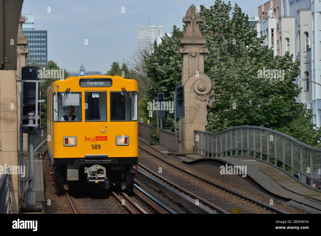 Berlin u bahn u2 hi-res stock photography and images - Alamy