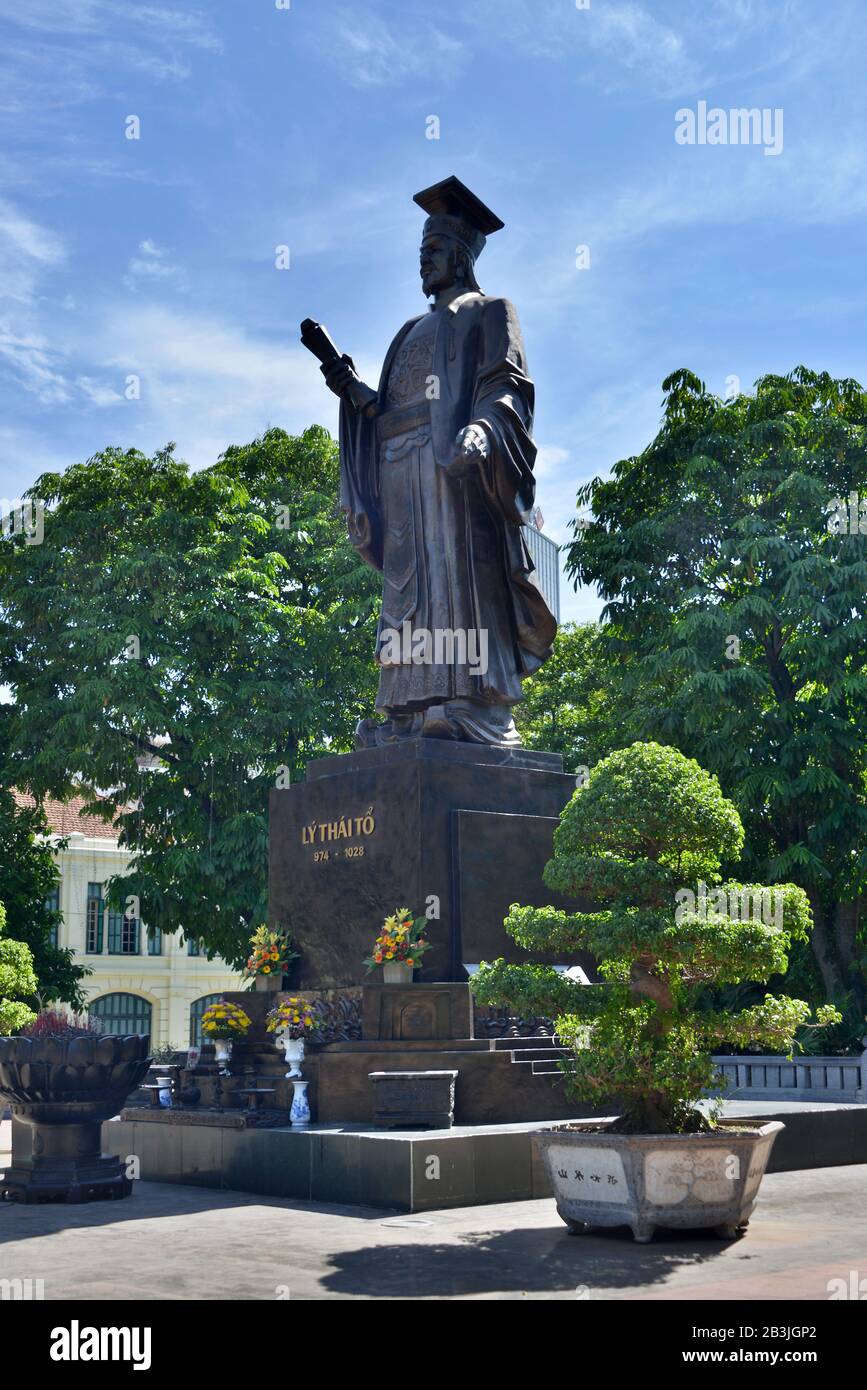 Ly thai to denkmal hi-res stock photography and images - Alamy