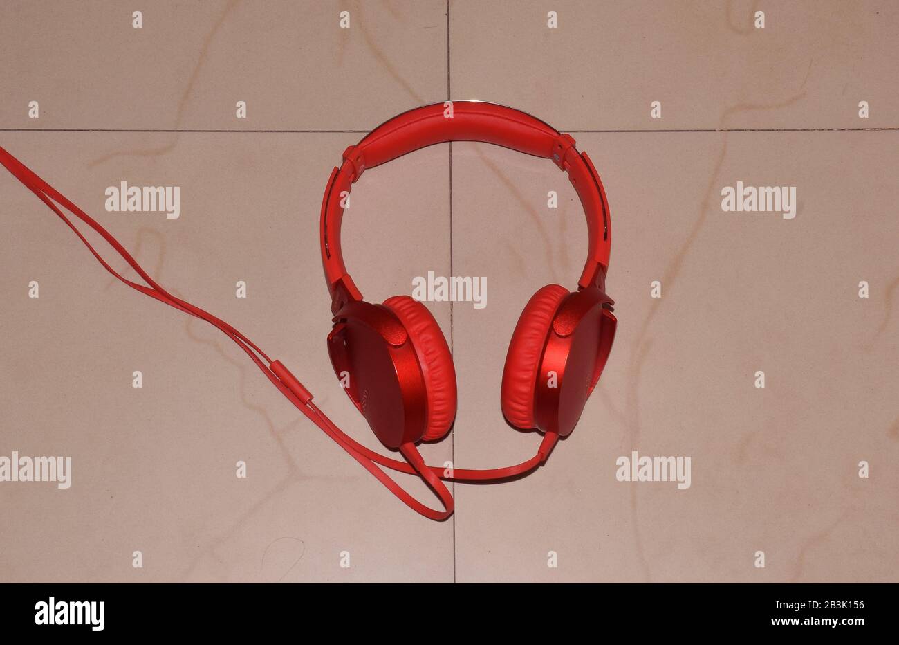 Sony headphone hi-res stock photography and images - Alamy