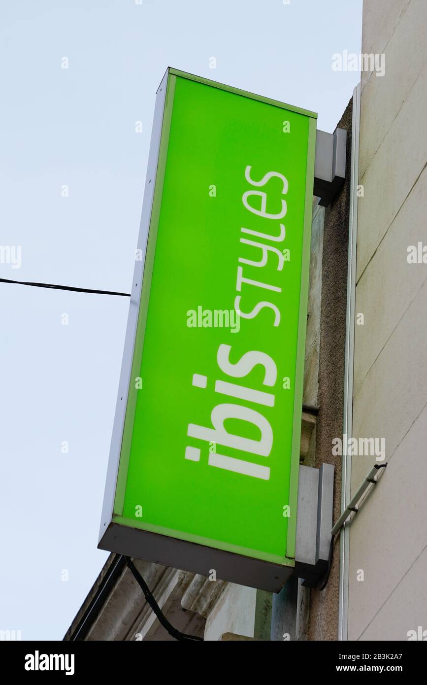 Bordeaux , Aquitaine / France - 01 15 2020 : ibis style green sign logo ...