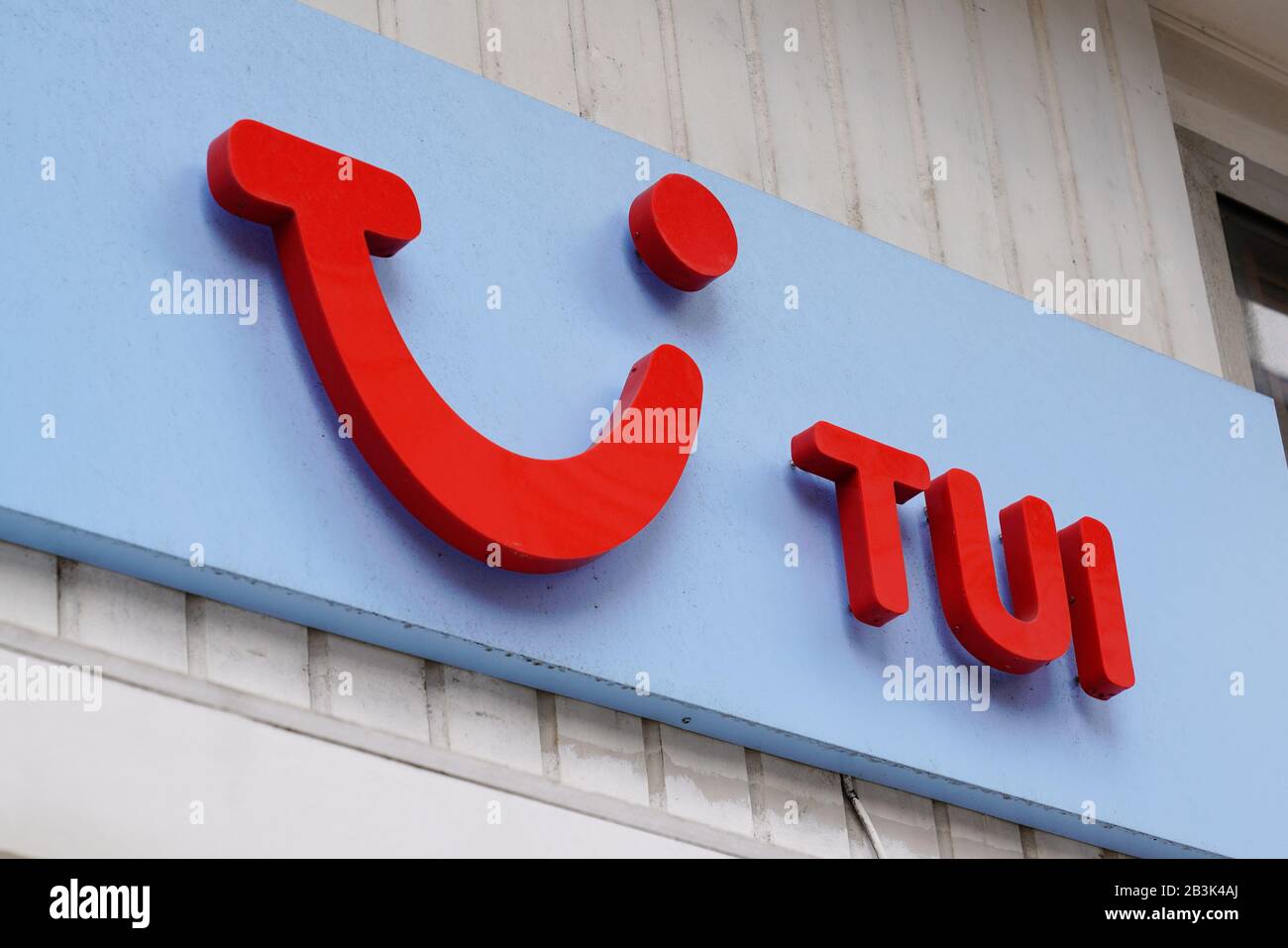 Arcachon , Aquitaine / France - 10 08 2019 : Tui logo on store wall ...