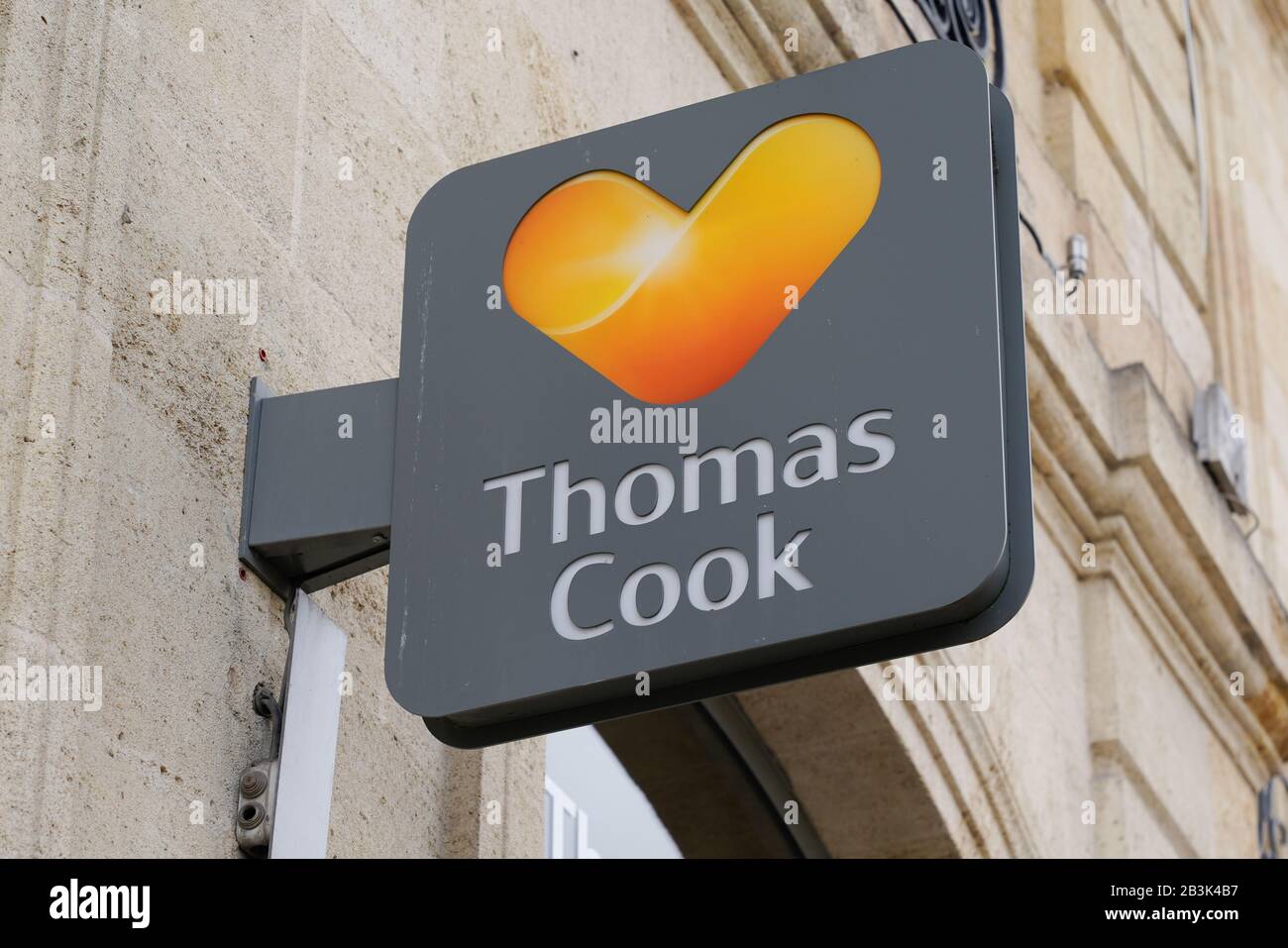 Bordeaux , Aquitaine / France - 10 10 2019 : Thomas cook sign shop logo ...