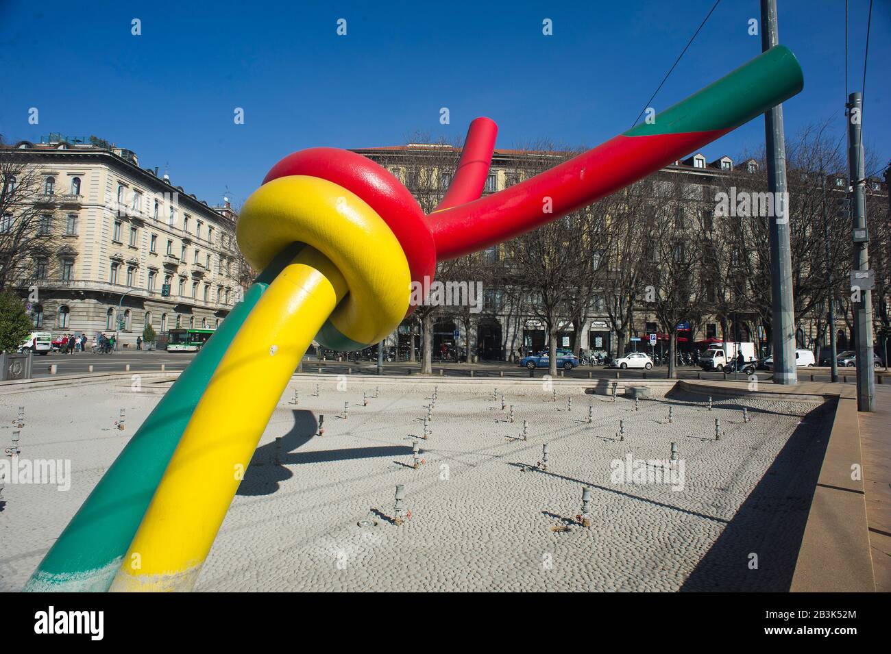 Needle and thread sculpture hi-res stock photography and images - Alamy