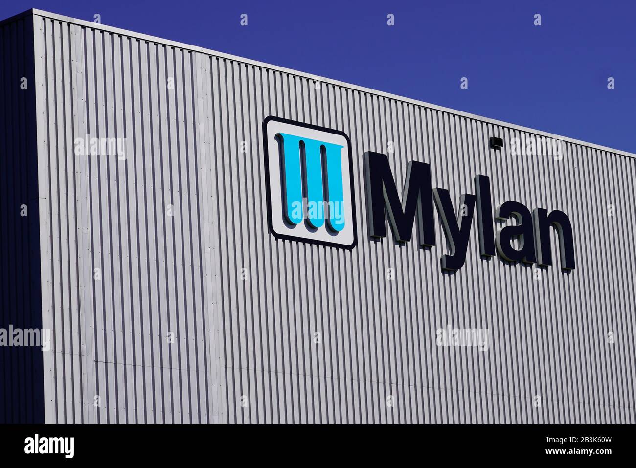 Laboratoire Mylan Logo