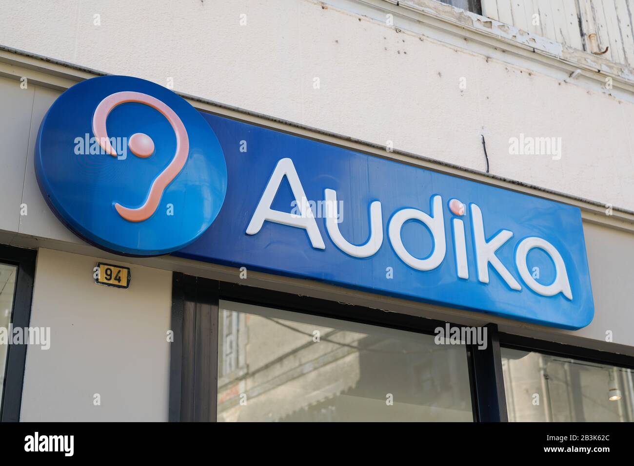 Audika logo hi-res stock photography and images - Alamy